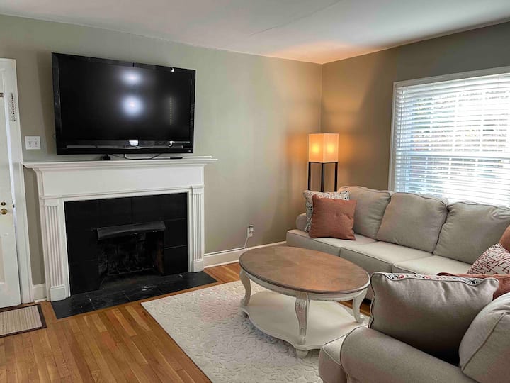 Cheerful 2 Bedroom Home On Shaded Street. - Lexington, KY