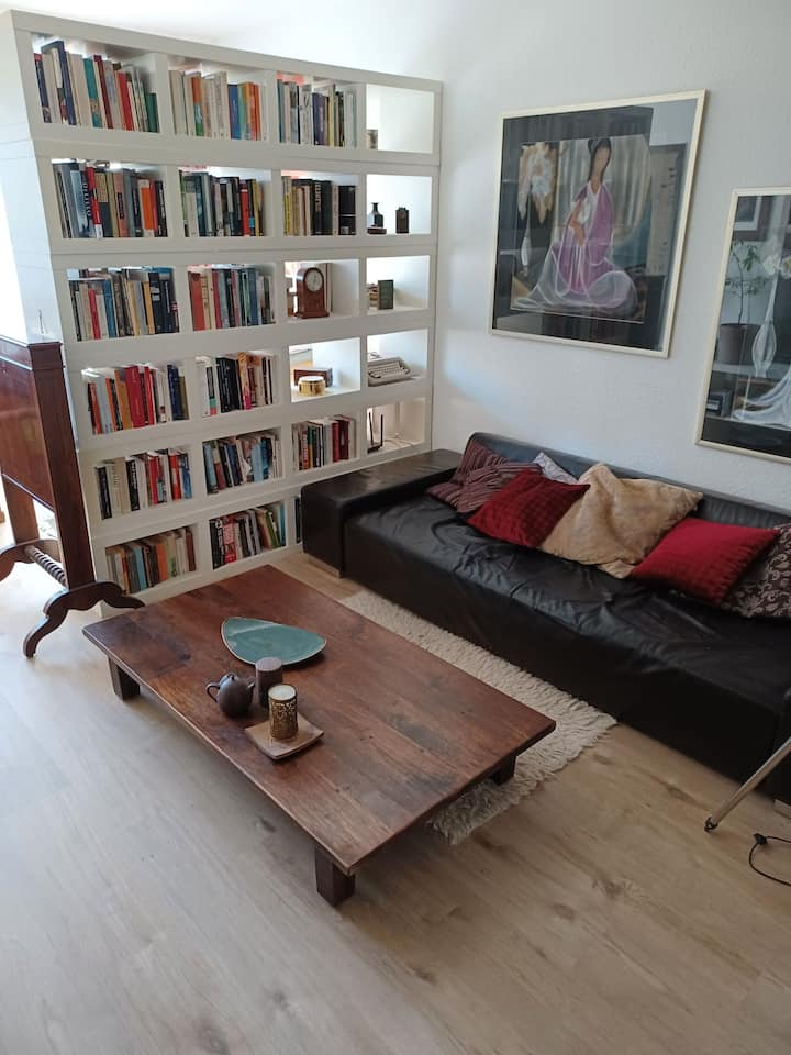 Artsy, Spacious Apartment Next To The River Nidda - Frankfurt