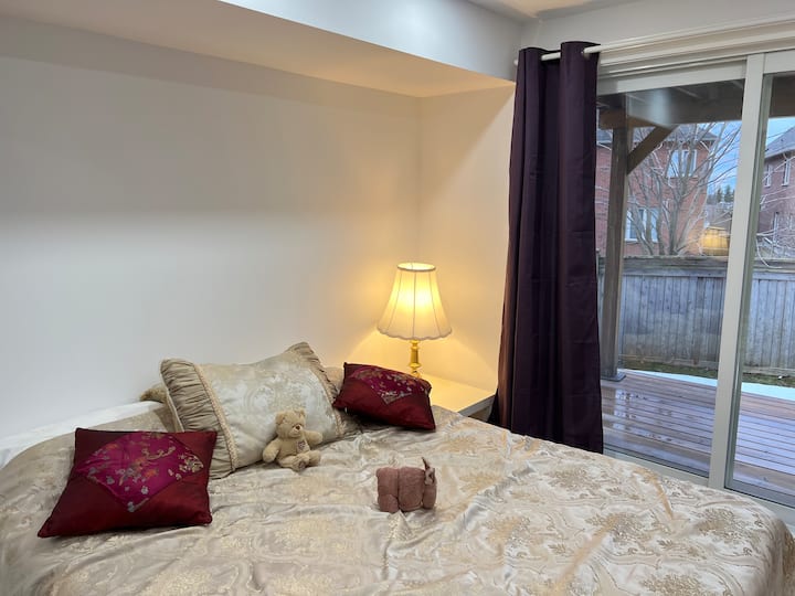 Modern 1br Bsmt Apt+full-kitchen+queen Bed+ Parkng - Vaughan