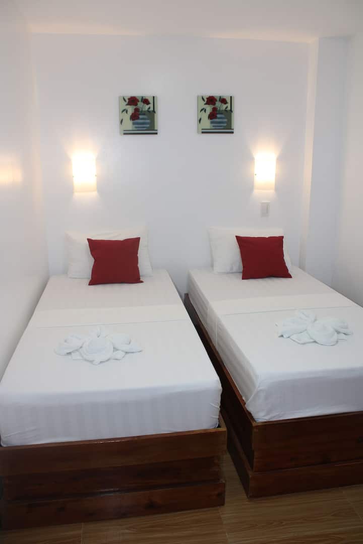 Fabulous Finds By Virginia Suites - El Nido, Philippines