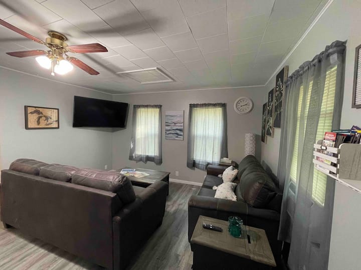 Happy Hideaway - LaPorte County, IN