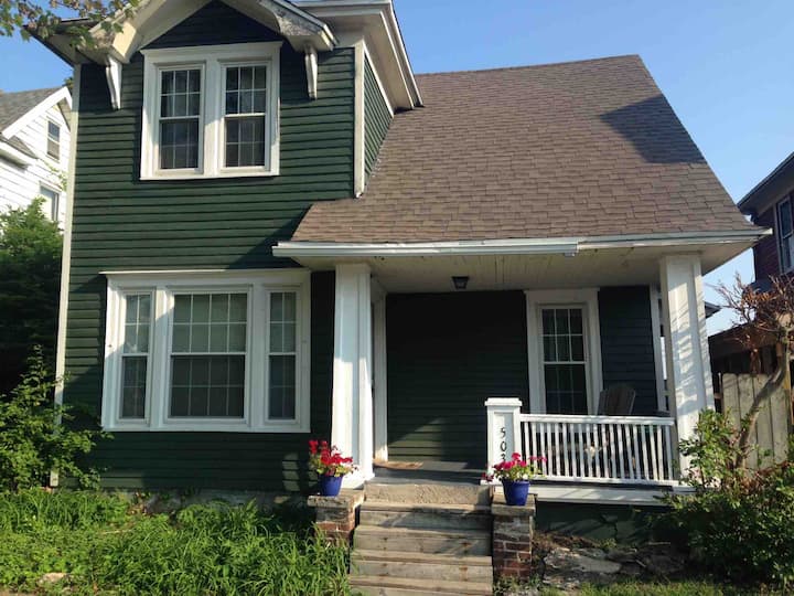 Cozy Home In Downtown South Bend Close To Nd! - South Bend, IN