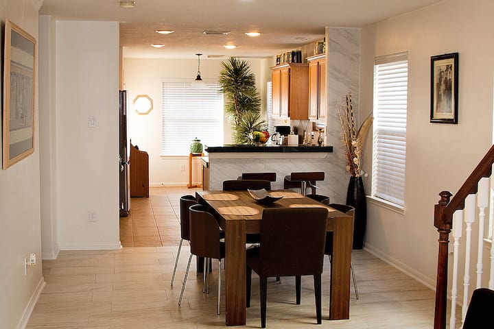 Comfy, Spacious, Carpet Free, Houston - Willowbrook - Houston