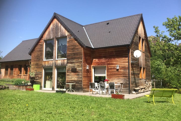 Maison D’architecte Spacieuse : Terrasses, Jardin - Saint-Nectaire