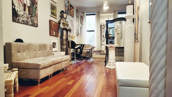 Studio East Village Gallery Oasis - New York, NY