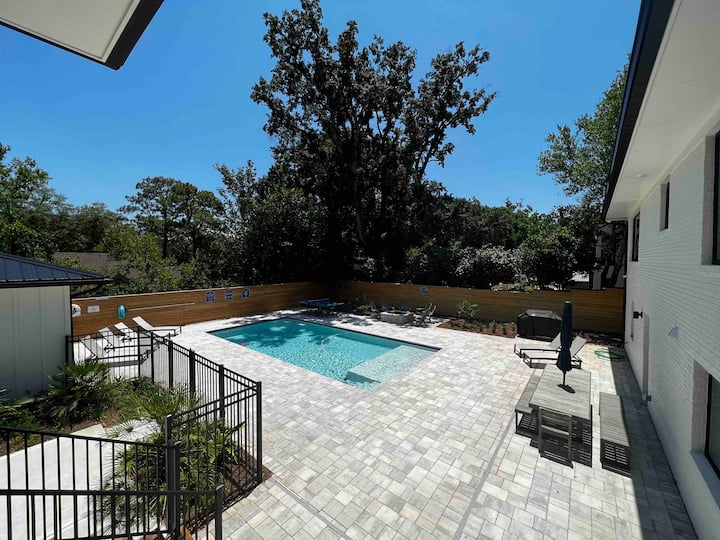 5 Br House With Heated Pool* - Pensacola, FL