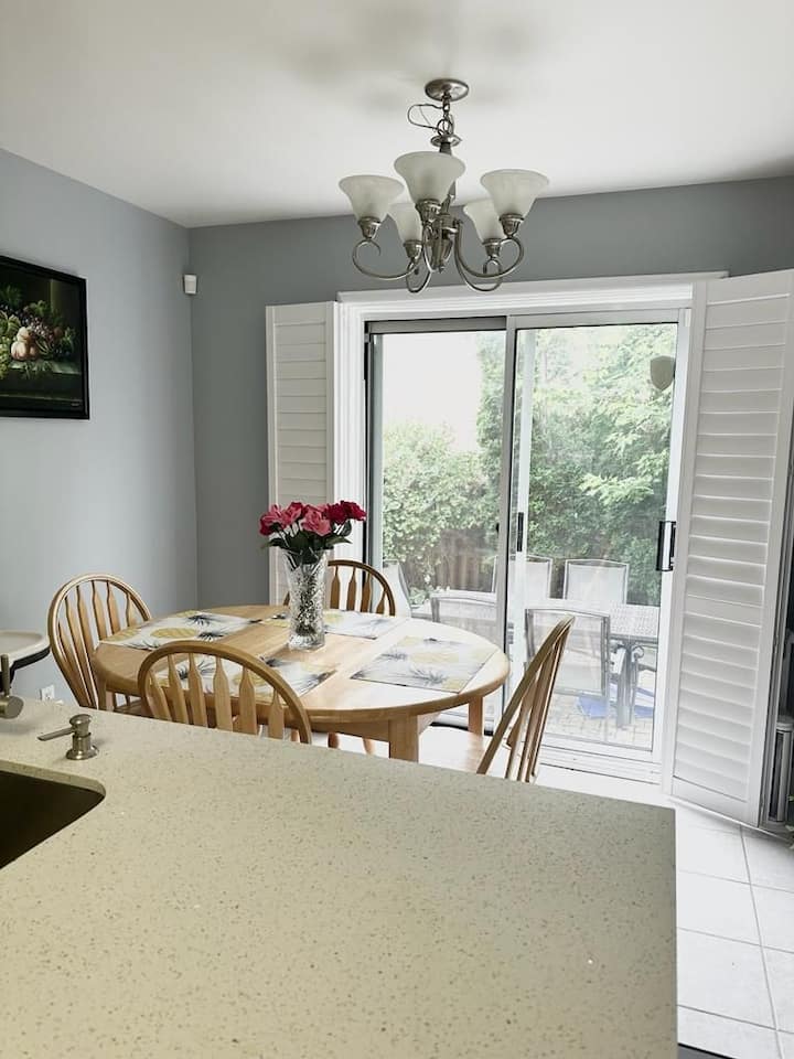 Cozy Entire Home By Rouge Valley - 4beds, 2.5baths - Pickering