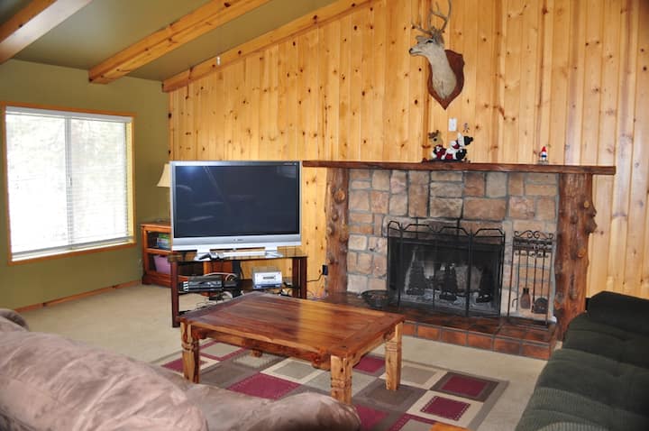 Cozy Cabin Full Of Fun - Lake,marina,village,slope - Big Bear Lake, CA