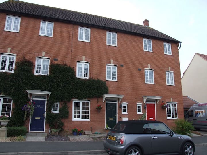 Easy Going Friendly House - Evesham