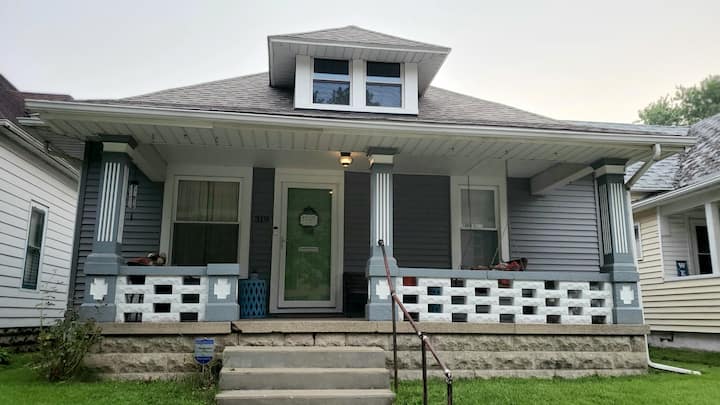 Cozy Bungalow - Terre Haute, IN