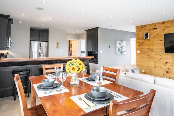 Vineyard 2 Bed Farm Home | Mins To Town & Wineries - Niagara-on-the-Lake