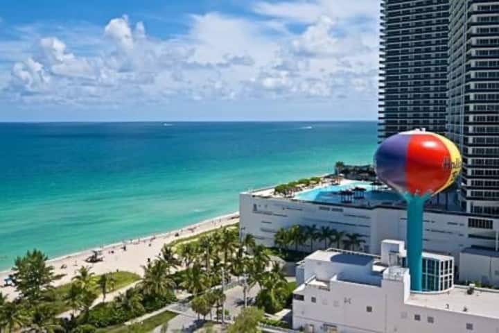 Miami Hollywood Florida 
Building On The Beach K99 - Hollywood