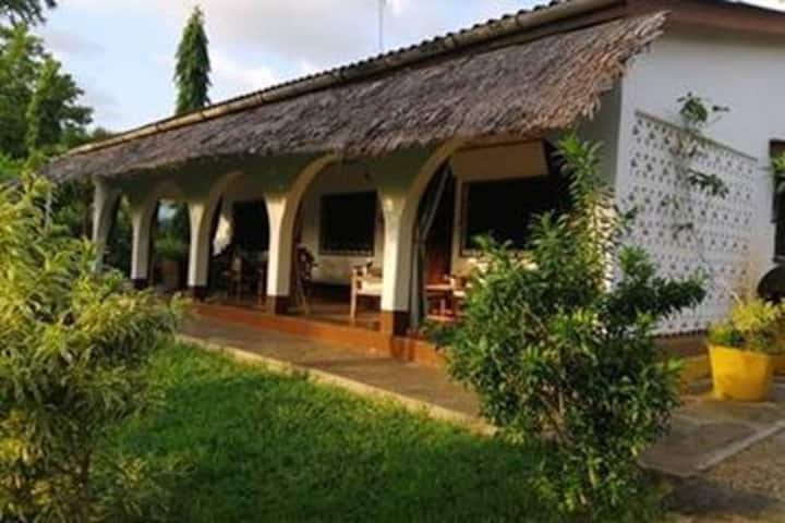 Sunset Villa Avec Piscine Privée Et Cuisinier - Kenya