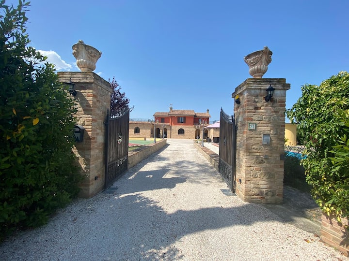 Villa Con Piscina Vicino Al Mare - Osimo