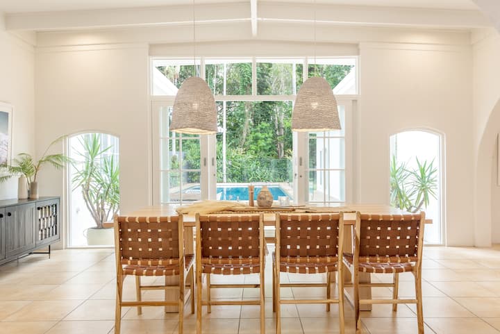 Huge Heated Pool , Minutes Walk To The Beach - Port Douglas