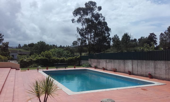 House With Pool - Seixal