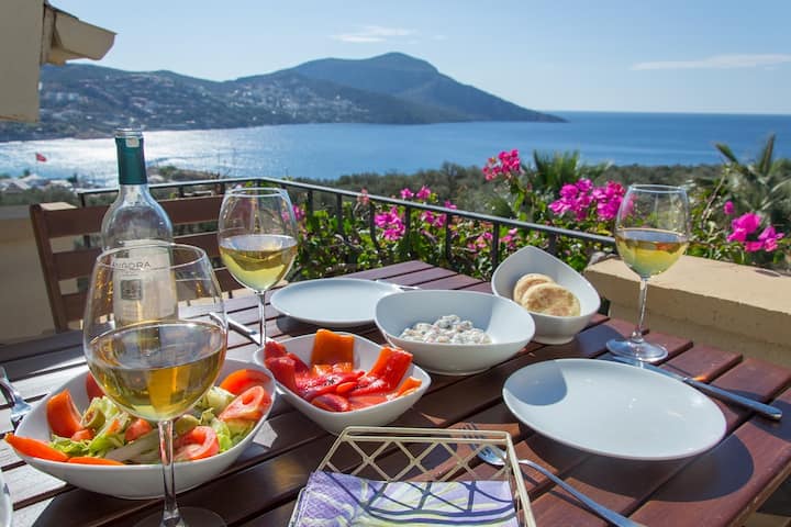 Guzel Apartment, 2 Bedroom, 2 Bathroom, Sea Views - Kalkan