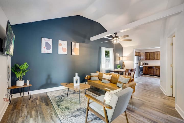 Cozy Oasis Of Clarksville! - Clarksville, TN