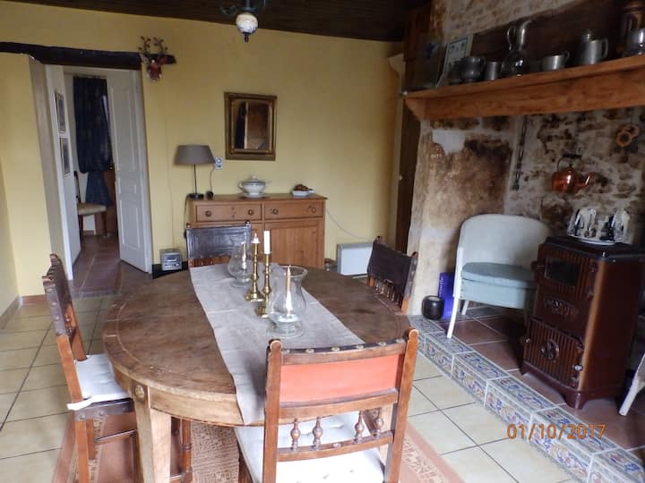 Honeysuckle Room.  Lou Picotal B & B - Les Eyzies-de-Tayac-Sireuil