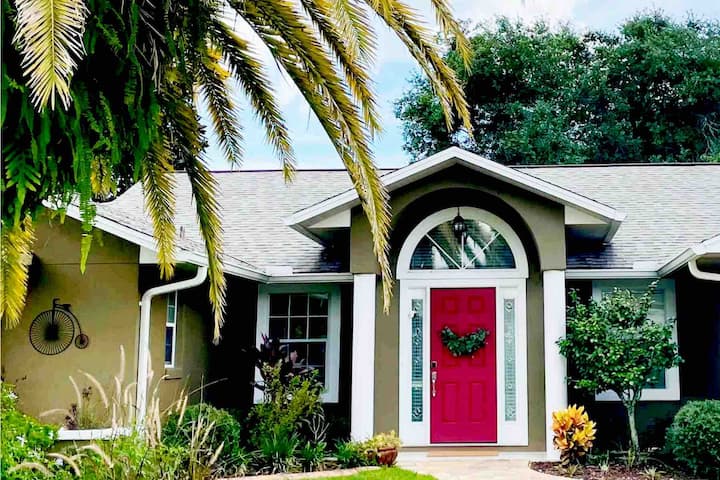 Stylish & Relaxing Retreat With Pool And Extras! - Palm Coast