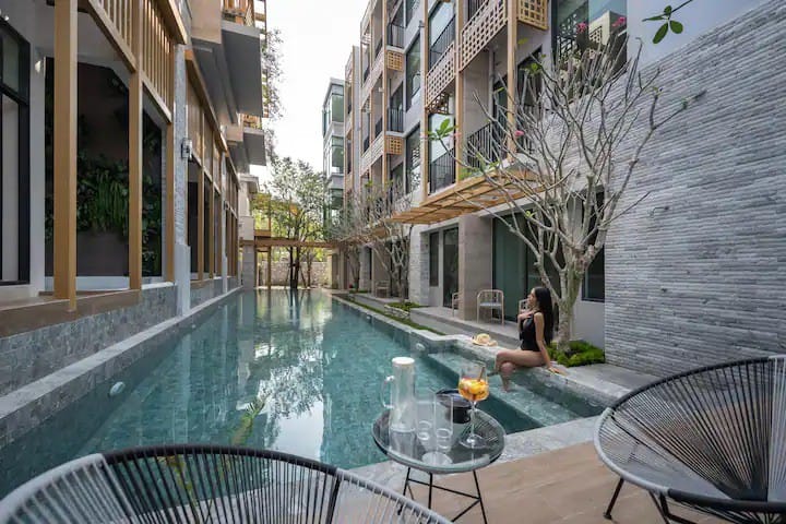 8 Deluxe Room With 8 Bathroom - Bangkok