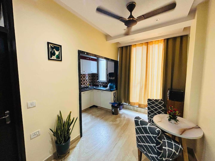 2 Bhk Apt- Ugfloor,1st,2nd,3rd Available For Rent. - Delhi