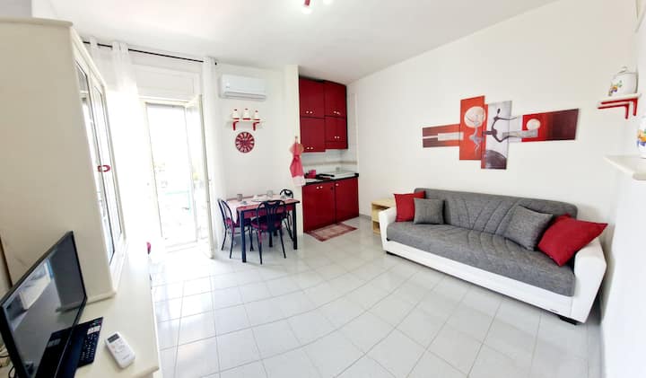 Appartamento Sul Mare E Con Parcheggio Privato. - Scauri