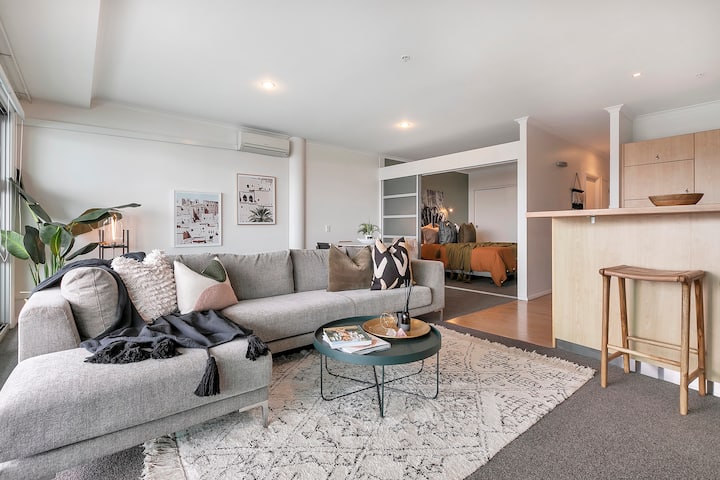 Auckland Holiday Rentals & Homes - Auckland, New Zealand | Airbnb