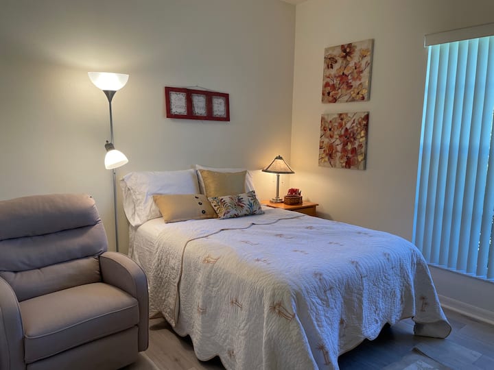 Dunedin Peaceful & Private Bedroom Wi-fi & Park - Dunedin, FL