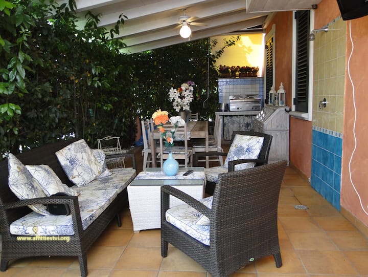 Appartamento Con Portico A 50 Mt. Dal Mare - Roseto degli Abruzzi