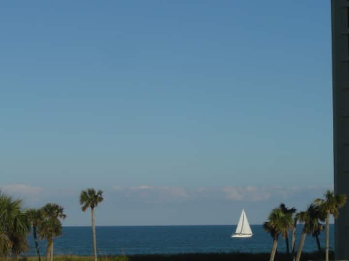 Tommy Bahama Ocean Village, Ocean View, Top Floor - Fort Pierce, FL