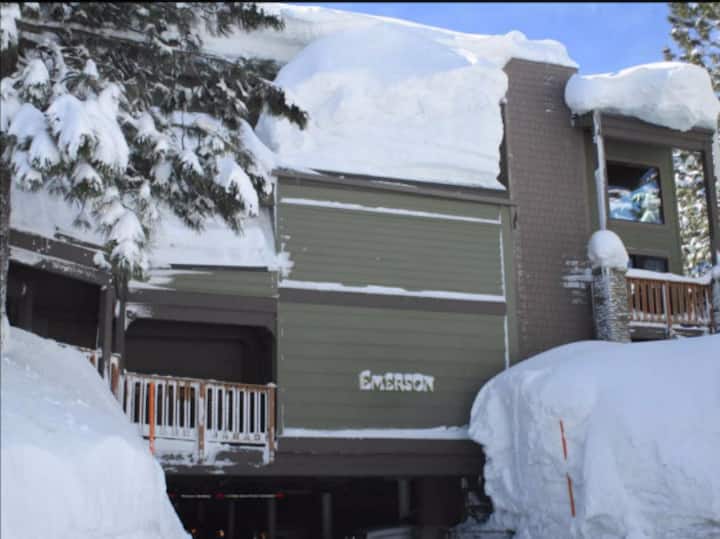 Townhouse Style Condo, 2 Master Bedrooms And Loft - Mammoth Mountain, CA