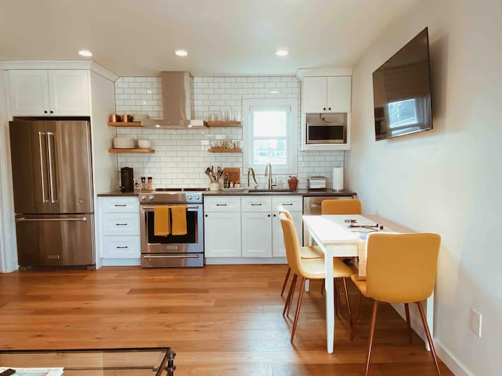 Blue Betty - Centrally Located Private Guesthouse - Denver