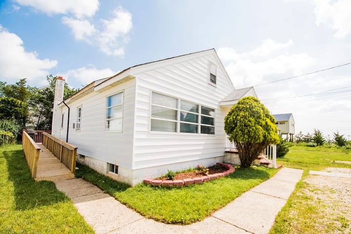 Bay View Beach House! Short Drive To Lbi & Seaside - Barnegat Light