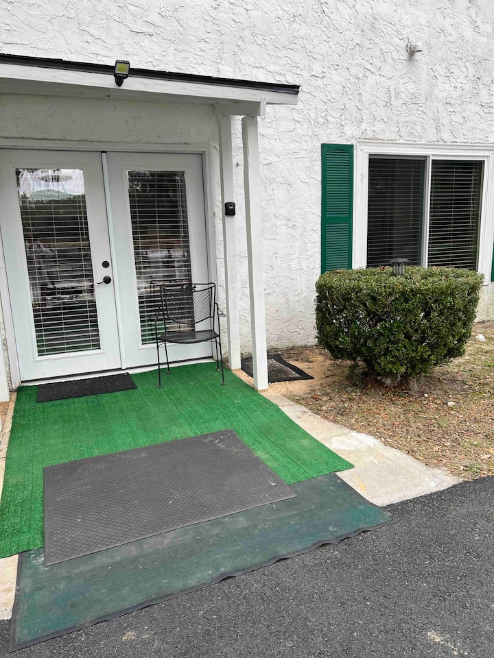 Beautiful Peaceful 2 Bedrooms And 2 Bathrooms - Wild Adventures, Valdosta