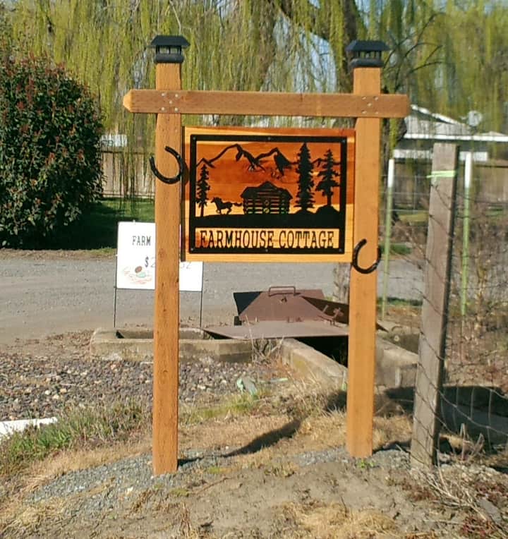 Farmhouse Cottage - Ashland, OR