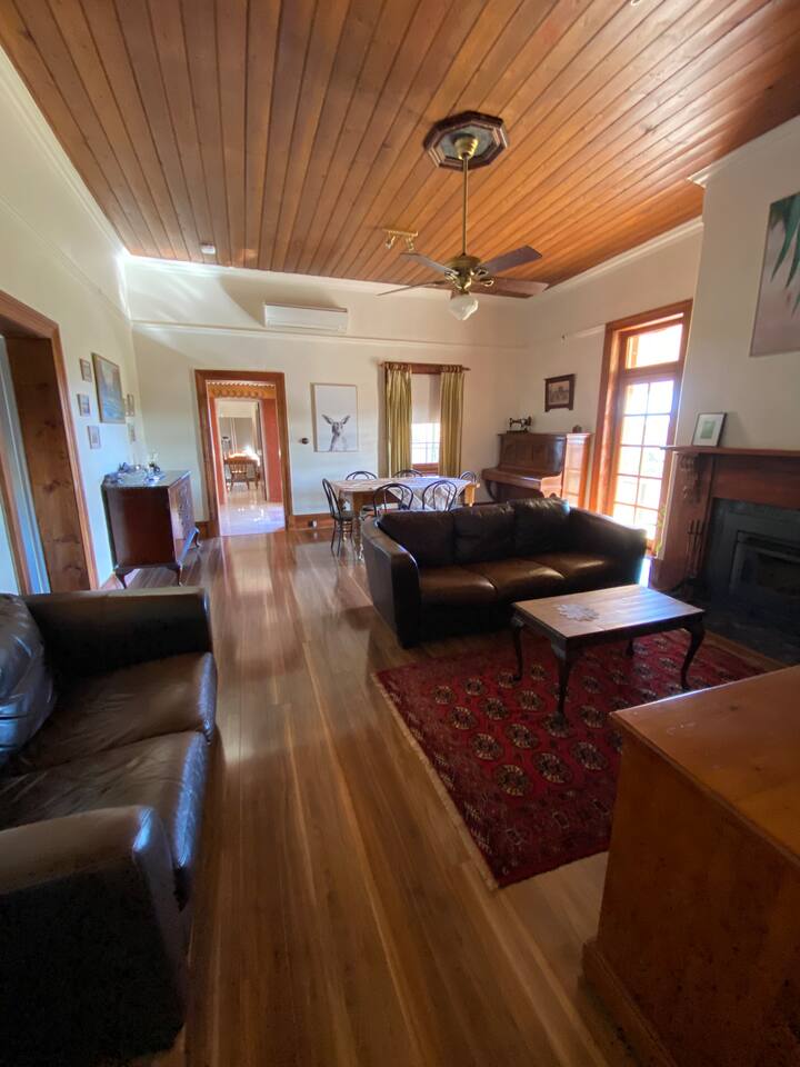 Windee Hill Homestead In The Flinders Ranges - Hawker