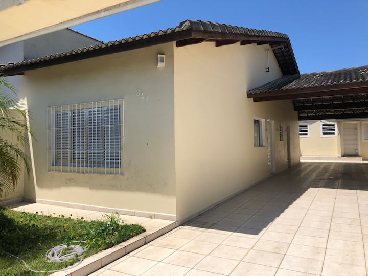 Casa Em Peruíbe - Bairro Belmira Novaes - Peruíbe