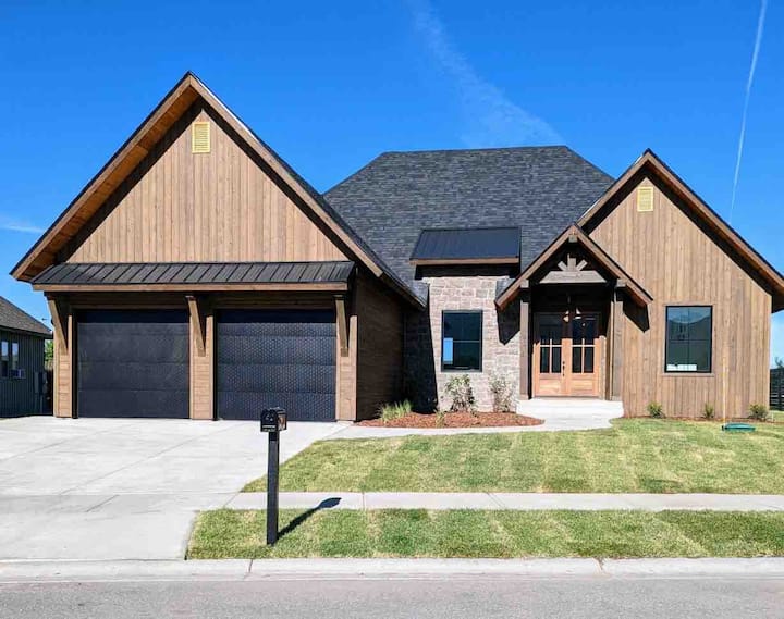 Modern Mountain Lodge - Driggs, ID