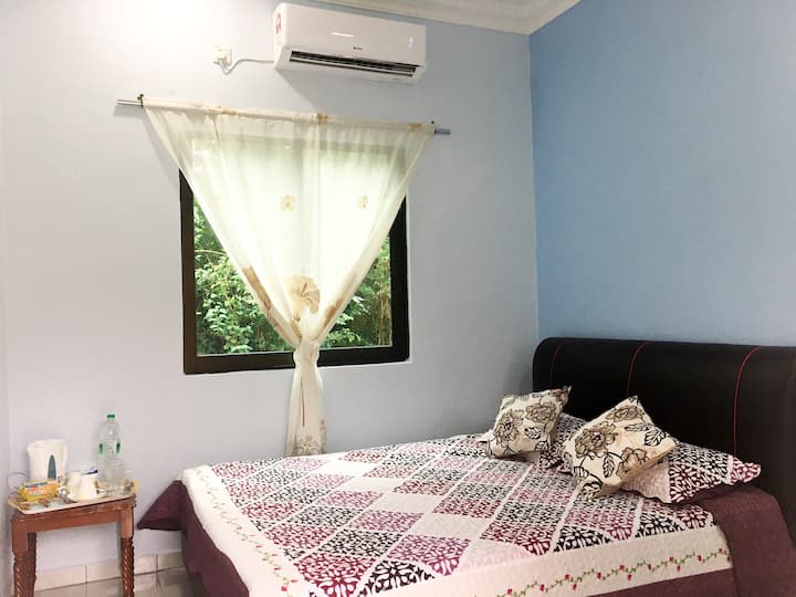 1 Queen Bed Room|pool| Kapal Terbang Guest House - ランカウイ島