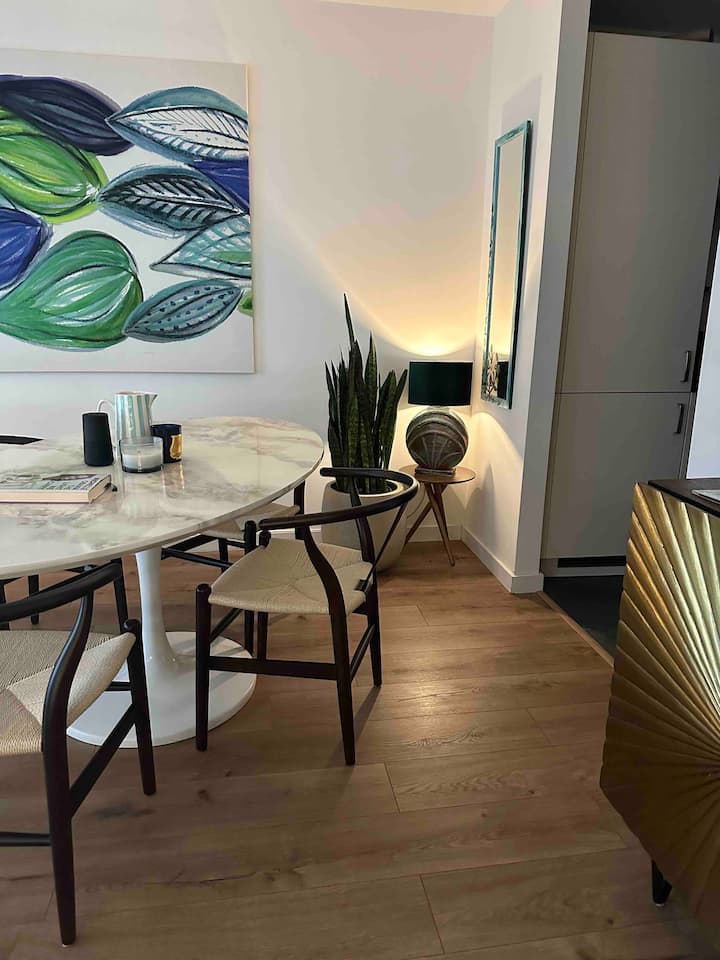 1 Bedroom (Full Flat) - Central London - London