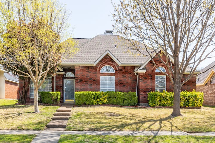 #8554 Great 4bdr House In Frisco With Backyard - Frisco, TX