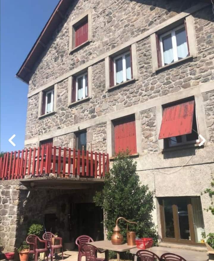 Appart 4 Personnes Besse - L'étable De La Couze - Lac de Montcineyre