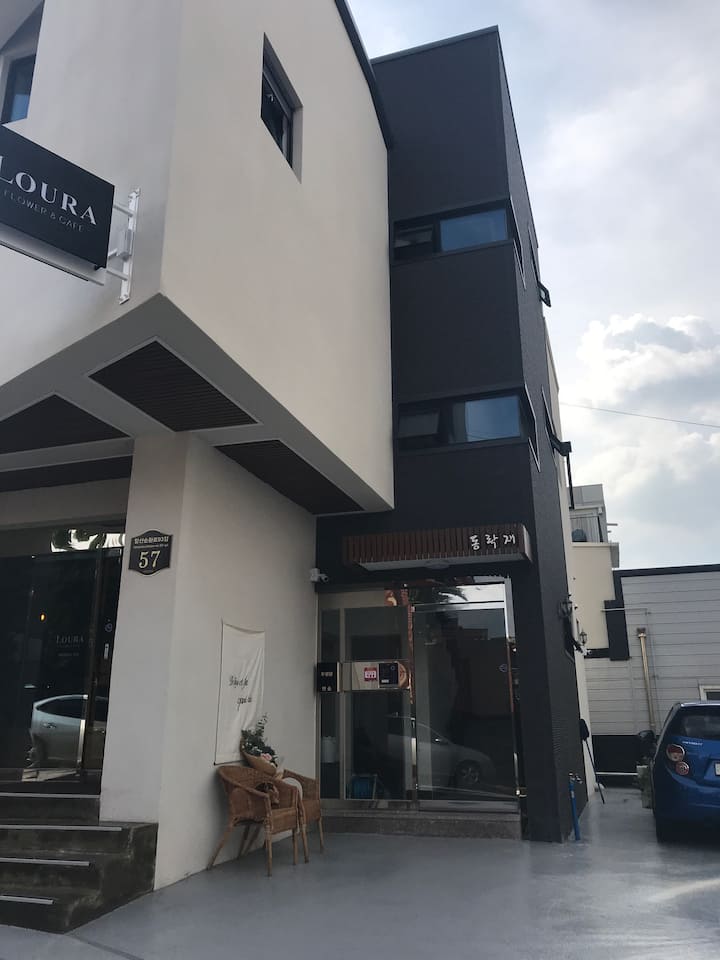 Dong Rak Jea  (Whole House) - Daegu