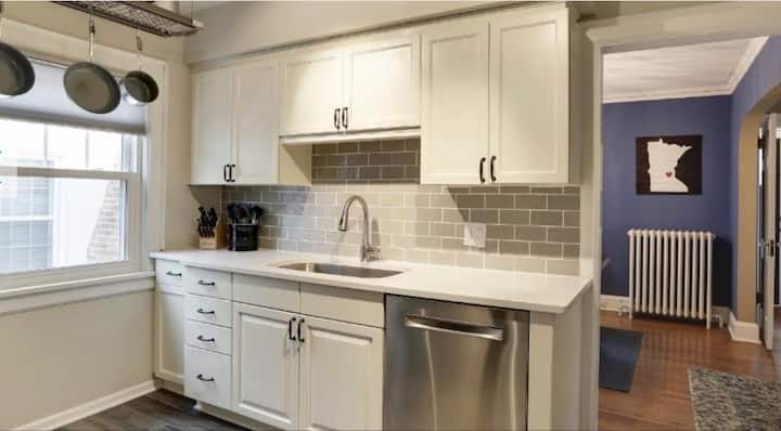 Fulton Retreat By The Lakes* 3br* 50th And France* - Minneapolis, MN
