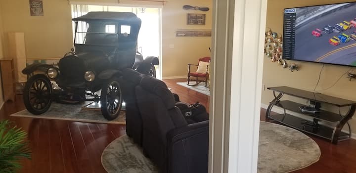 2 Bedroom Home On An Airport Runway (X39) Airport - Wesley Chapel, FL