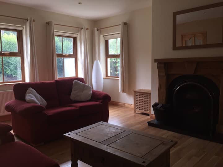 Kellvaun: Lake View Cottage - Bantry