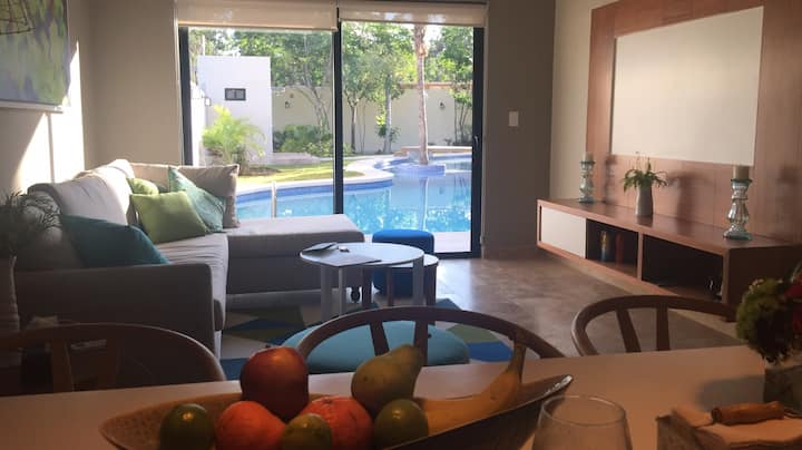 Amazing, Sunny Ground-floor, Swim-up Condo - Tulum