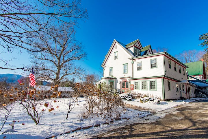 Noco Village For 2! - North Conway, NH