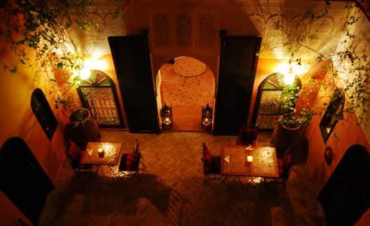 Sejour  Chez Votre Hôte Dans Un Riad Traditionnel - Marrakesh